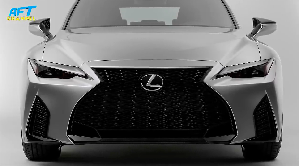 [影] 搶先流出！「大規模小改」Lexus IS 全都露，銳利改款外觀、內裝小美容一次看光光 - 想約正妹？來看老司機推薦的火辣美女！