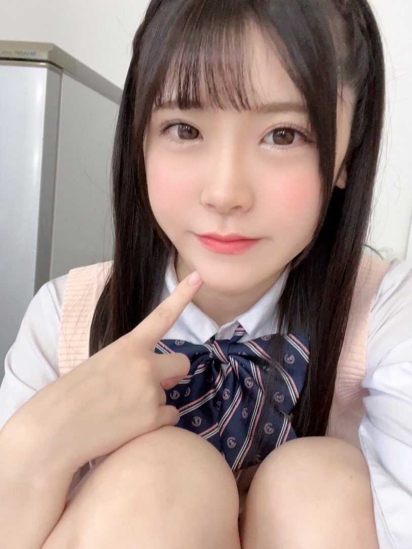 19岁抖音网红「皆瀬あかり（皆濑明里）」」成AV新人，再冷都会露出「极品腿」！-世间百态-帝王之家