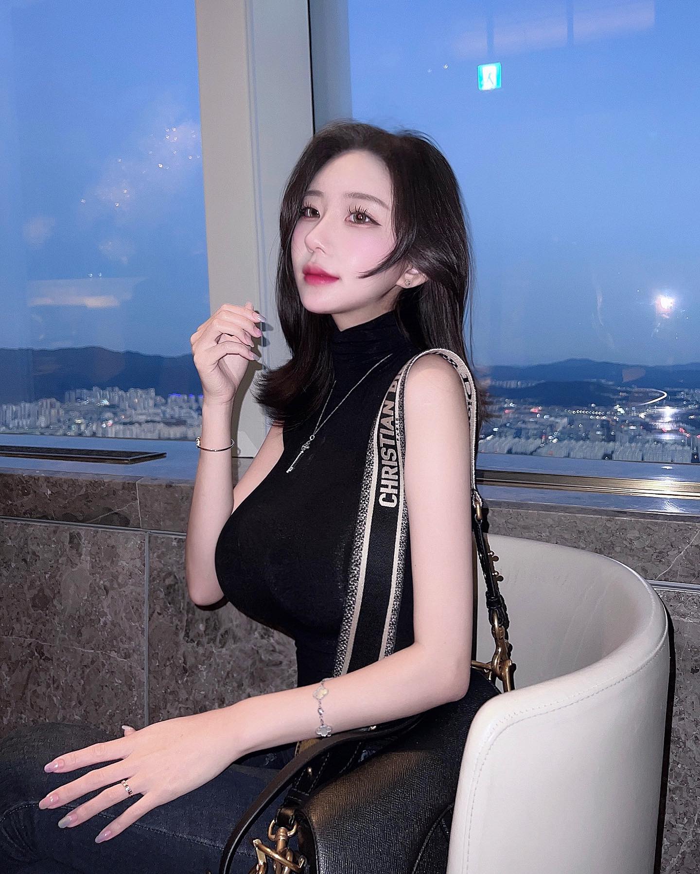 「極致曲線：魅力的瞬間」韓國 IG 美女 berryooon - 美女圖 - JKF 捷克論壇